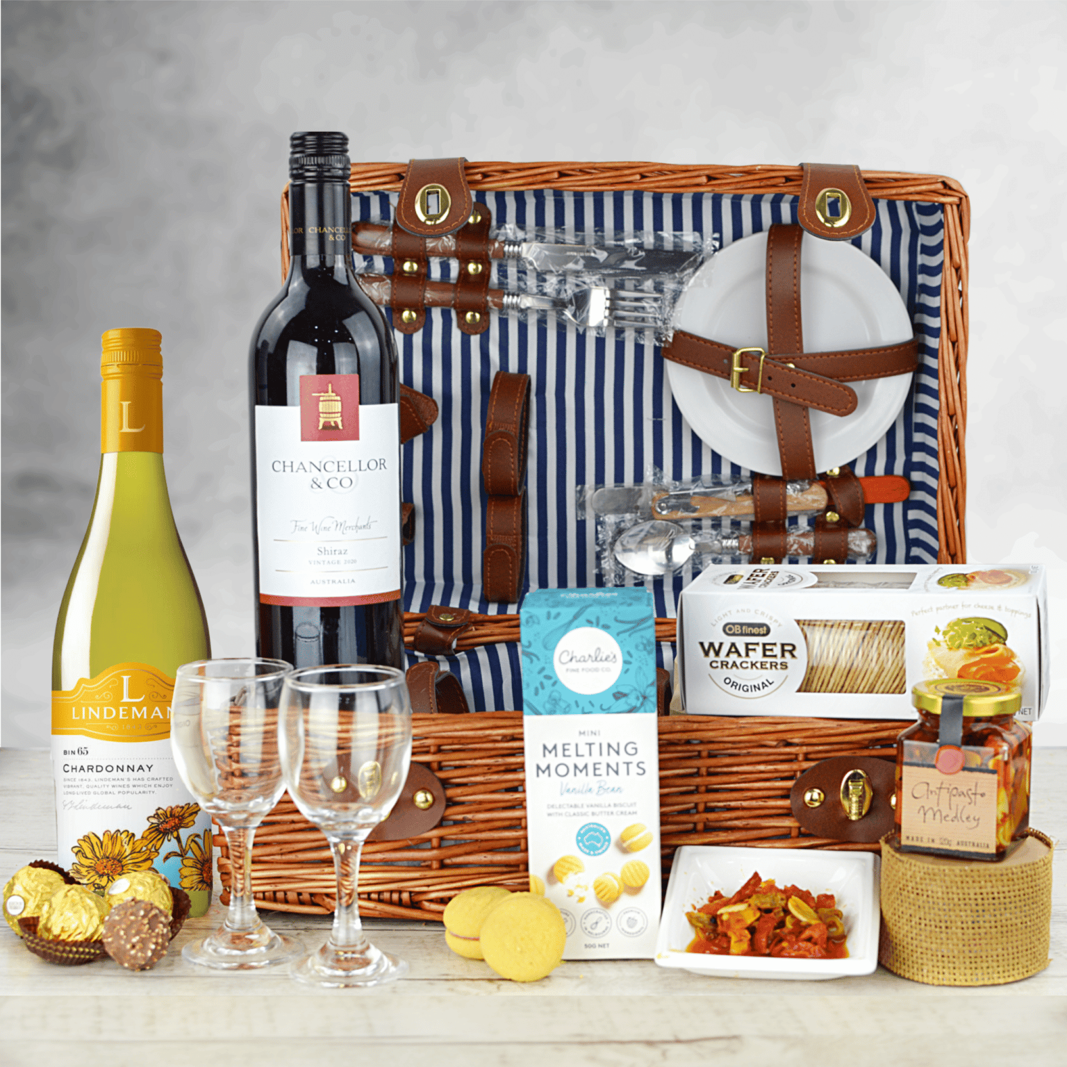 Picnic for Two - Luxury Blooms & Hampers